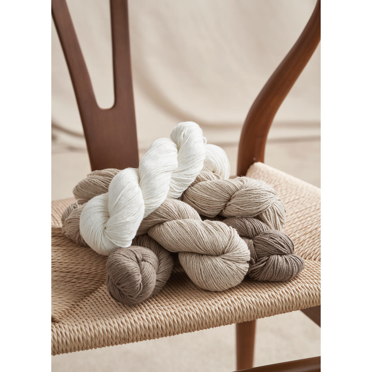 Anleitung 417/3, Pullover aus Creative Linen von Rowan, 1 versch. Farben