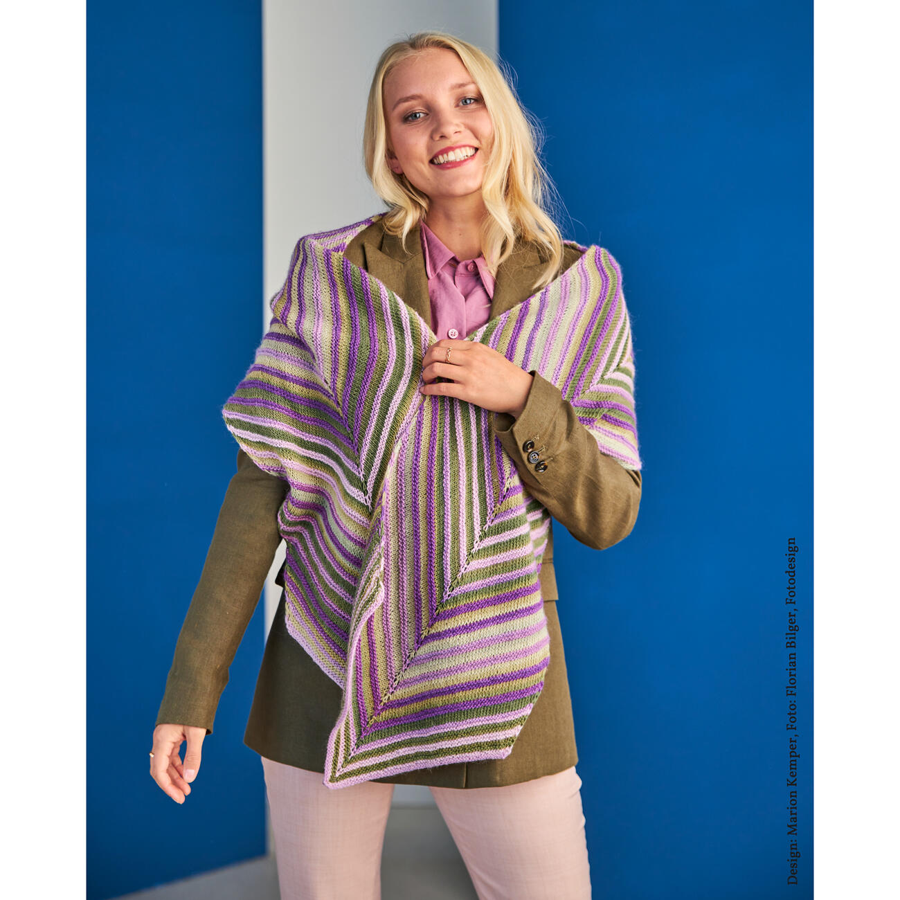 Anleitung 059/3, Tuch aus Year Socks Color von Woolly Hugs, 2 versch. Farben